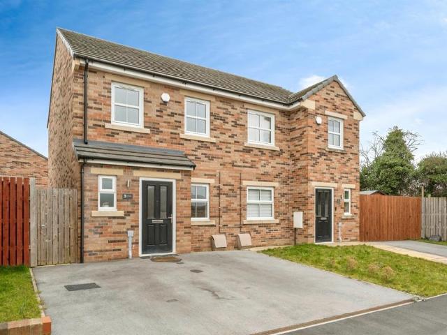 2 bedroom semi detached house for sale
