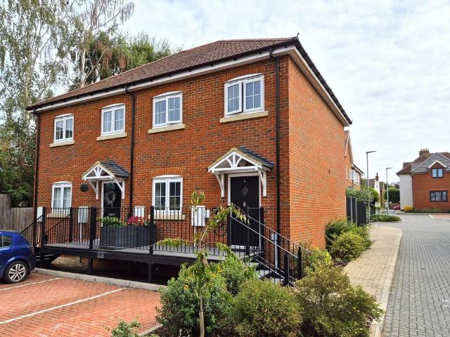 2 bedroom semi detached house for sale