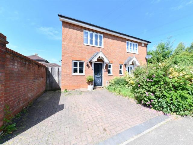 2 bedroom semi detached house for sale