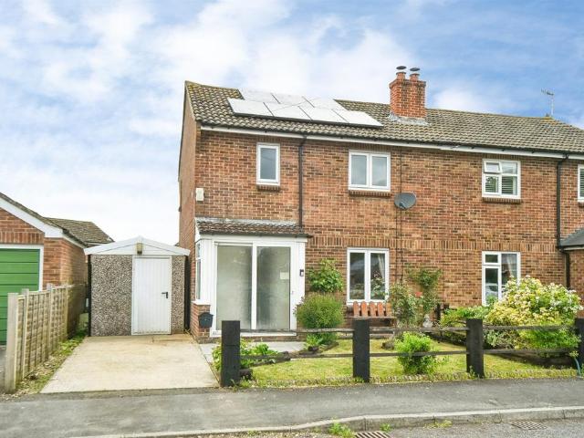 2 bedroom semi detached house for sale
