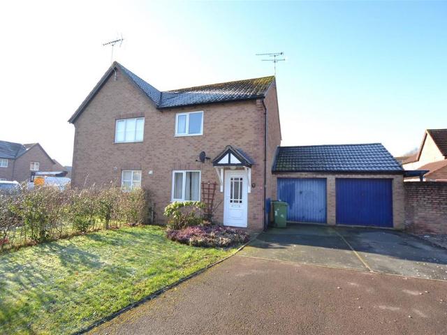 2 bedroom semi detached house for sale