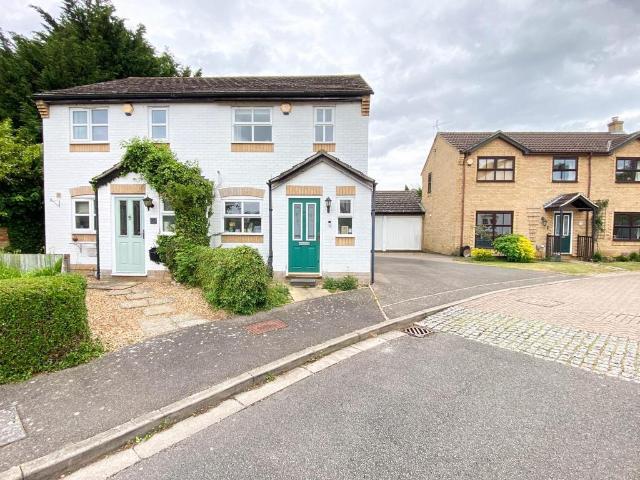 2 bedroom semi detached house for sale