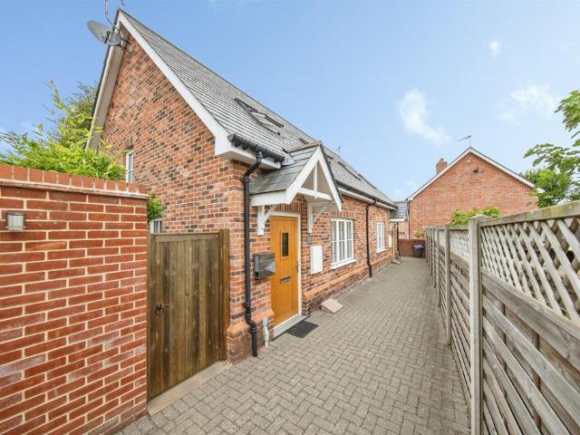 2 bedroom semi detached house for sale