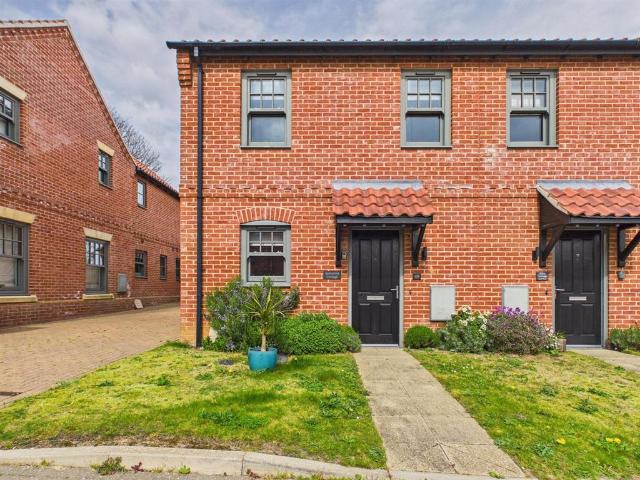 2 bedroom semi detached house for sale