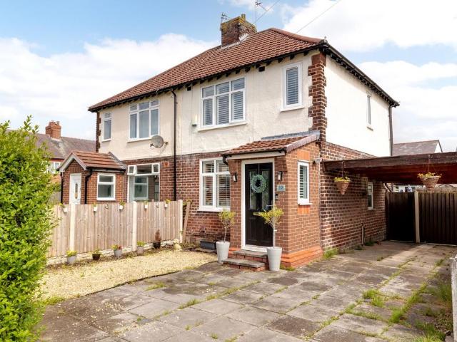 2 bedroom semi detached house for sale