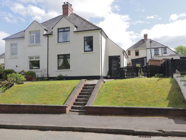 2 bedroom semi detached house for sale