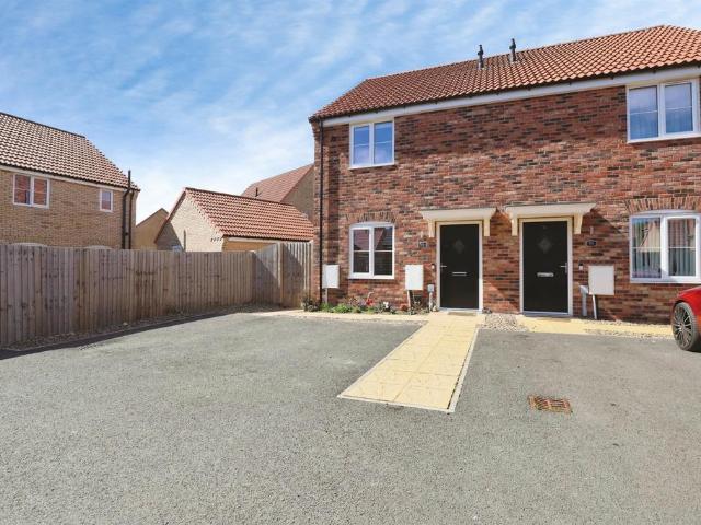 2 bedroom semi detached house for sale