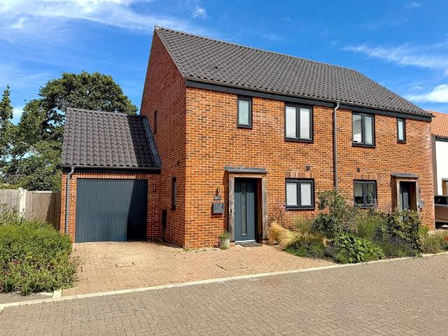 2 bedroom semi detached house for sale