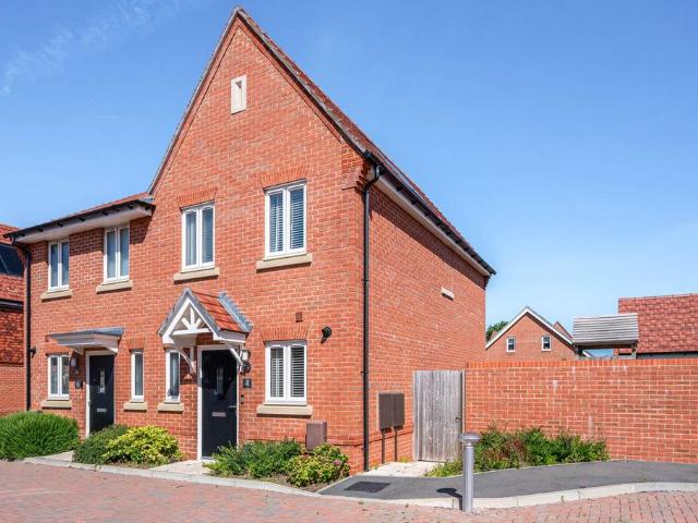 2 bedroom semi detached house for sale
