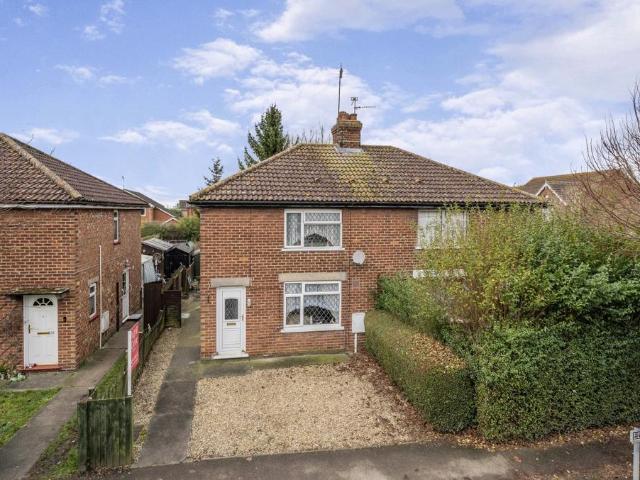 2 bedroom semi detached house for sale