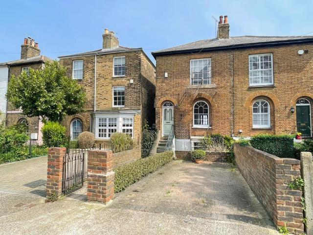 2 bedroom semi detached house for sale