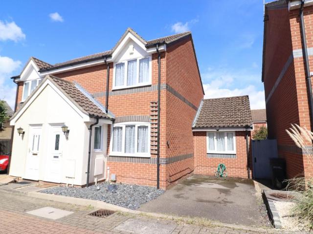 2 bedroom semi detached house for sale
