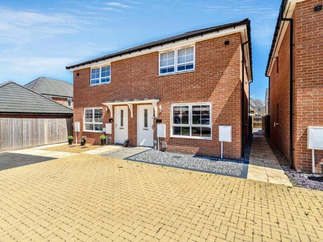 2 bedroom semi detached house for sale