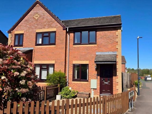 2 bedroom semi detached house for sale