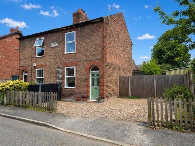 2 bedroom semi detached house for sale