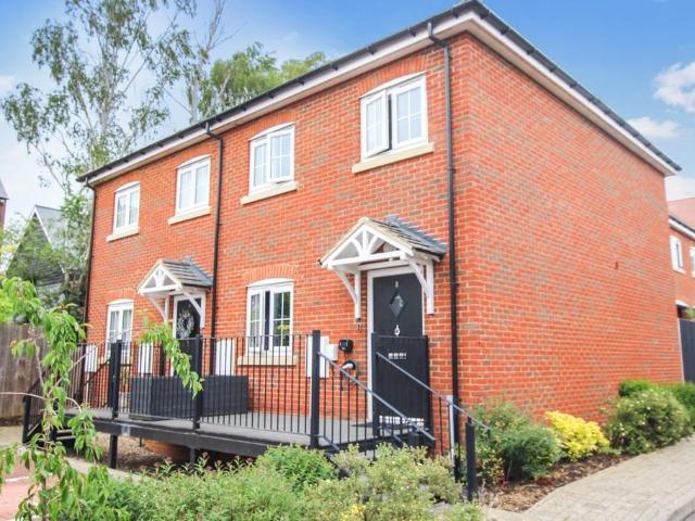 2 bedroom semi detached house for sale