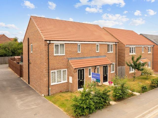 2 bedroom semi detached house for sale