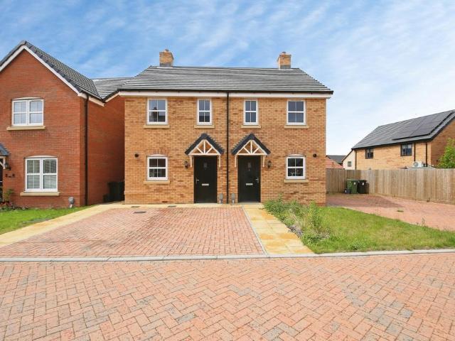 2 bedroom semi detached house for sale