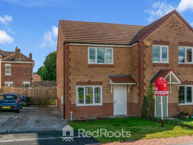 2 bedroom semi detached house for sale