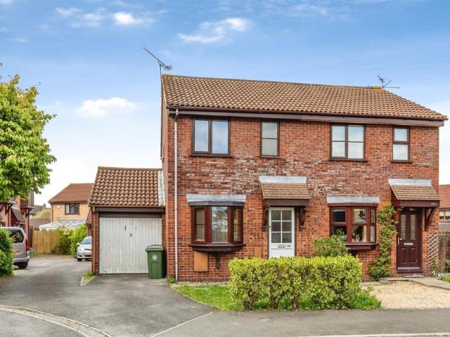 2 bedroom semi detached house for sale