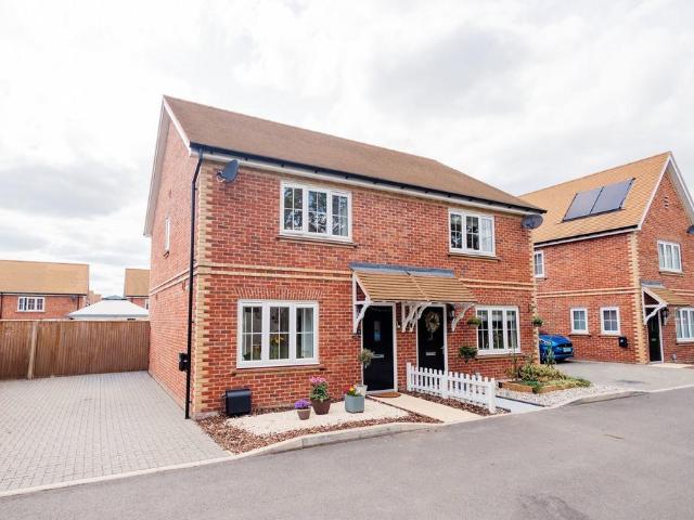 2 bedroom semi detached house for sale