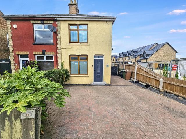 2 bedroom semi detached house for sale