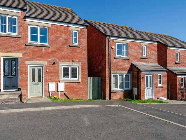 2 bedroom semi detached house for sale