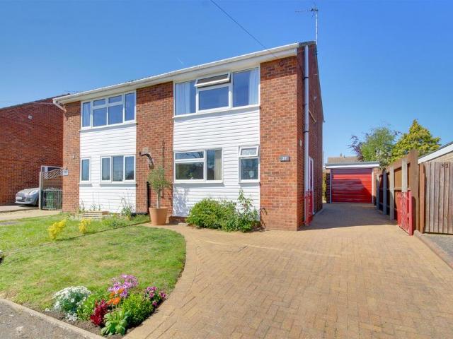 2 bedroom semi detached house for sale