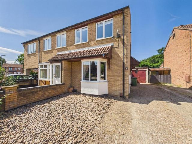 2 bedroom semi detached house for sale
