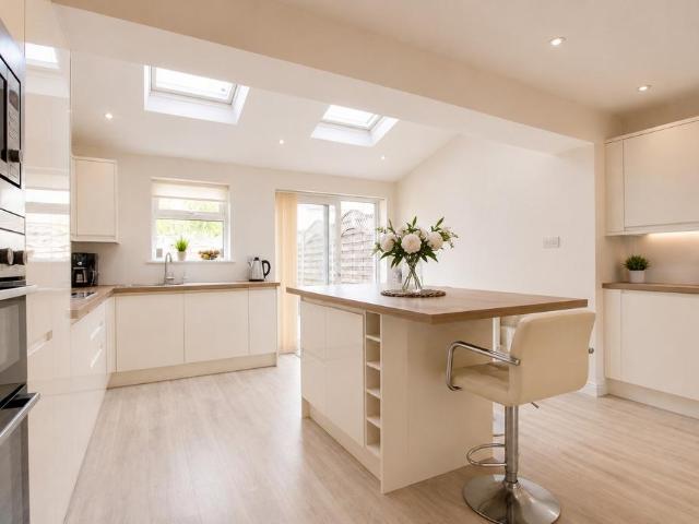 2 bedroom semi detached house for sale