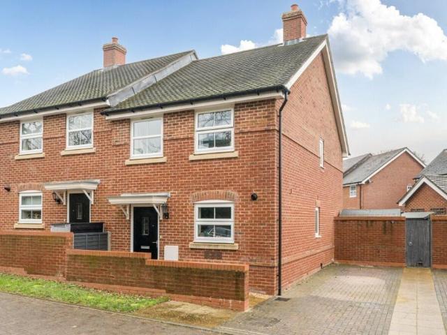 2 bedroom semi detached house for sale