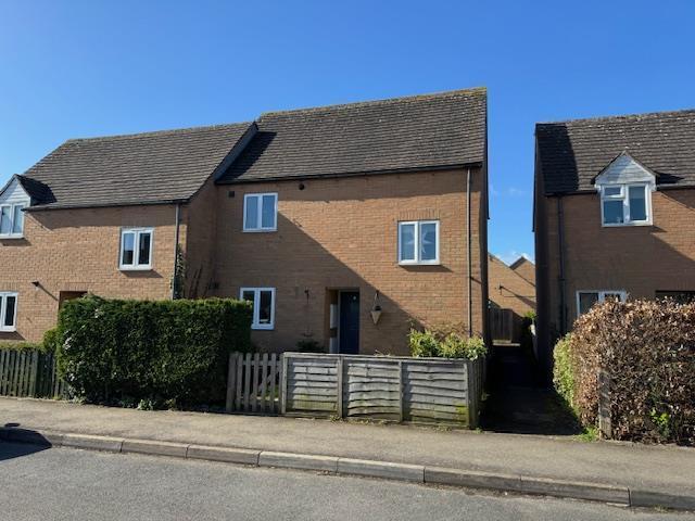2 bedroom semi detached house for sale