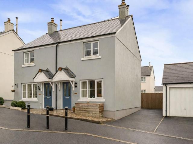 2 bedroom semi detached house for sale