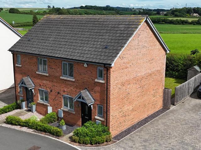 2 bedroom semi detached house for sale