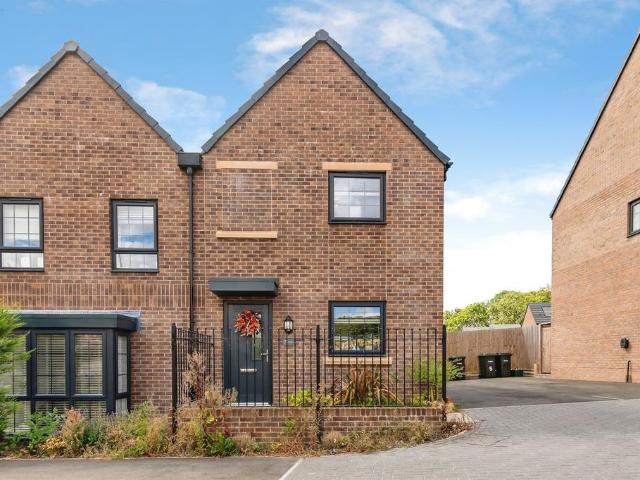 2 bedroom semi detached house for sale