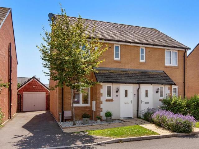 2 bedroom semi detached house for sale