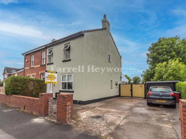 2 bedroom semi detached house for sale