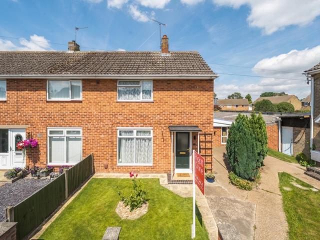 2 bedroom semi detached house for sale