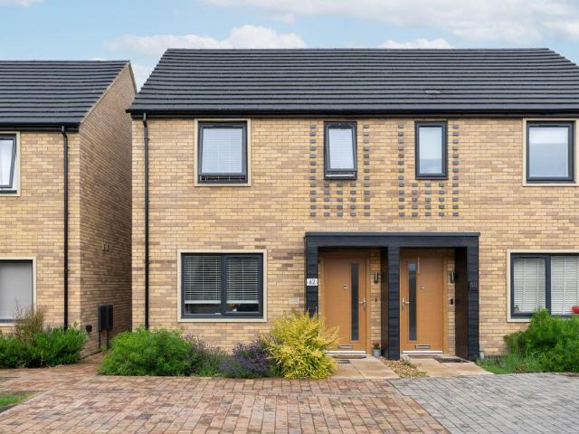 2 bedroom semi detached house for sale