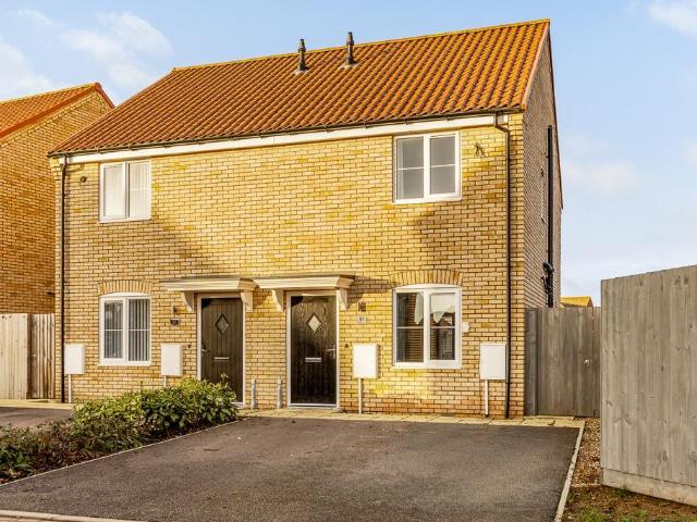 2 bedroom semi detached house for sale
