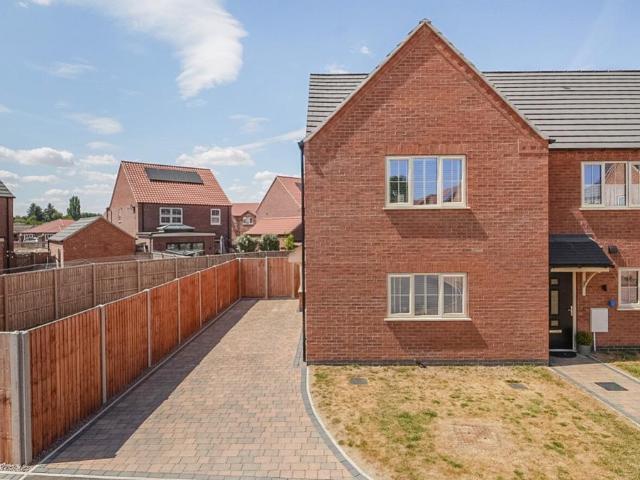 2 bedroom semi detached house for sale