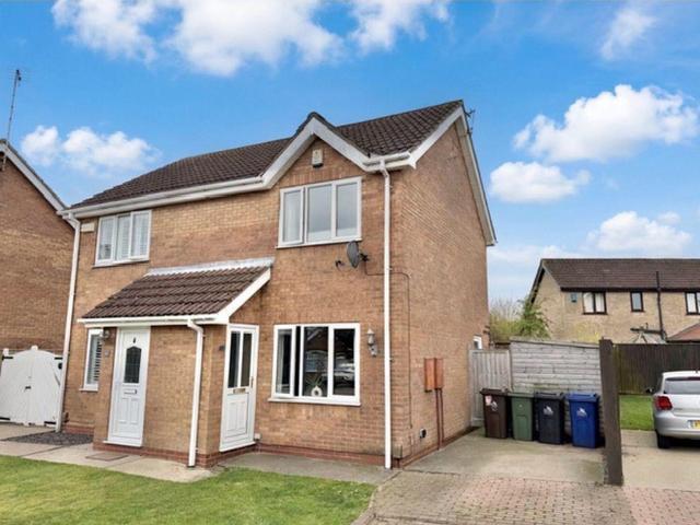 2 bedroom semi detached house for sale