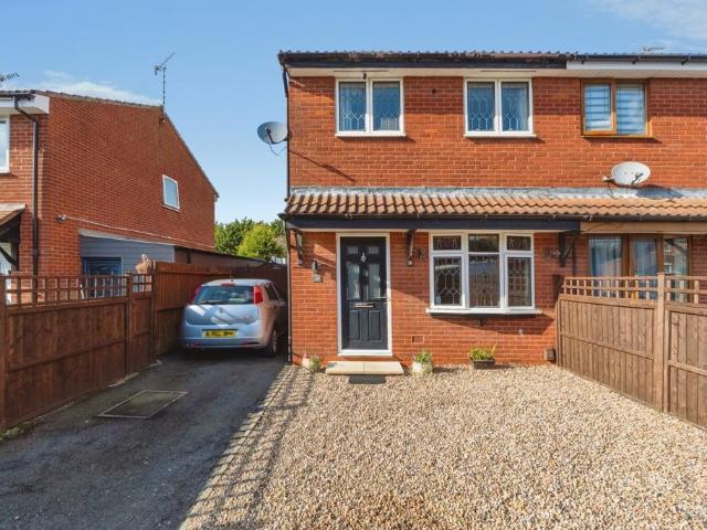 2 bedroom semi detached house for sale