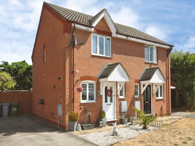 2 bedroom semi detached house for sale