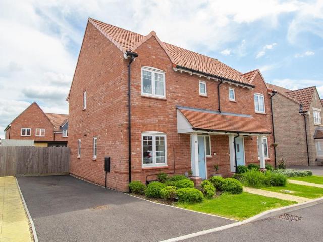 2 bedroom semi detached house for sale