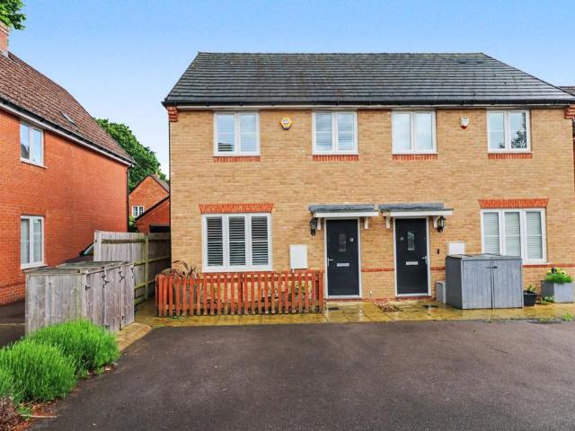 2 bedroom semi detached house for sale