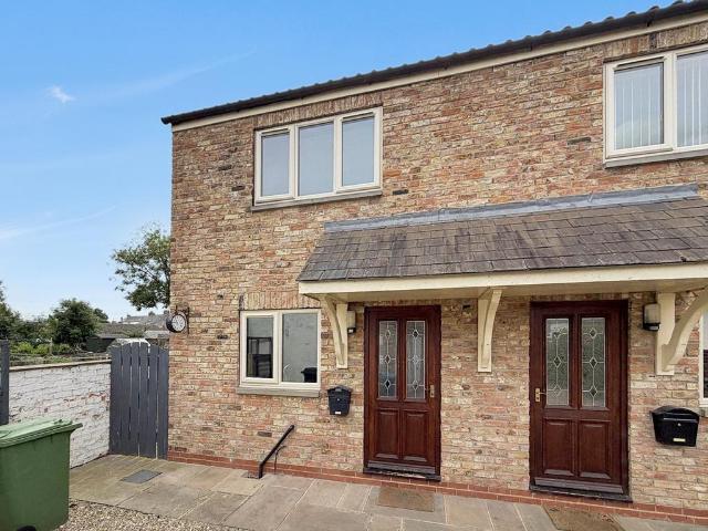 2 bedroom semi detached house for sale