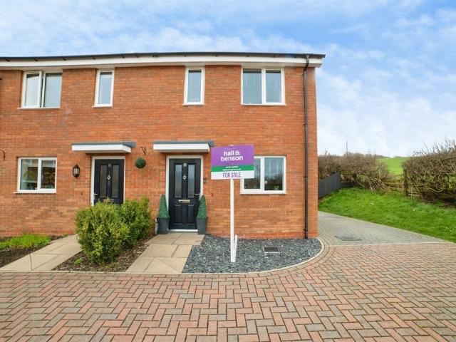 2 bedroom semi detached house for sale