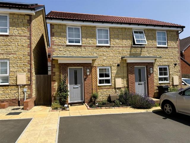 2 bedroom semi detached house for sale