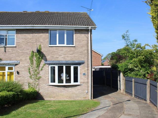 2 bedroom semi detached house for sale